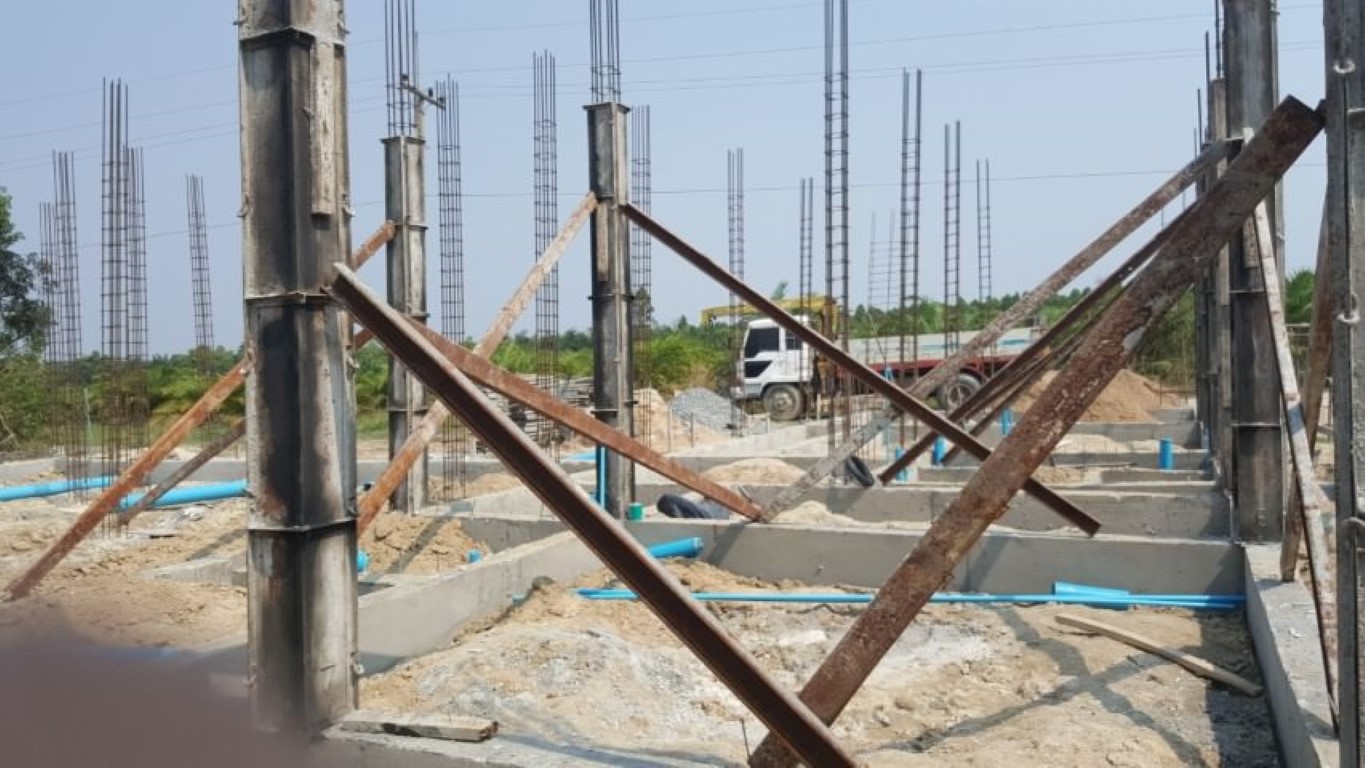 First floor column shuttering and pouring - Thai House Build